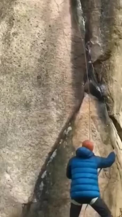 La importancia de ir bien agarrado en la escalada - Meme subido por eduardo_mdo :) Memedroid