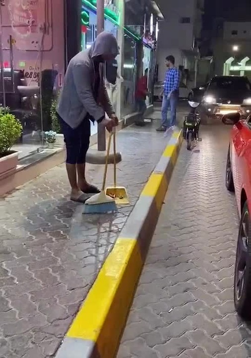 You garbage throwing pos. - Meme subido por IrishDemon :) Memedroid