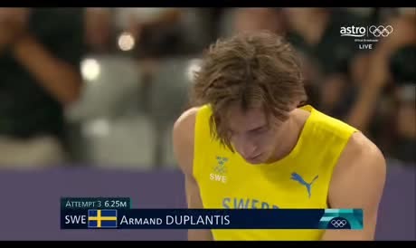 Armand Duplantis breaks antoher record in Olympics Pole vault - Meme by ...