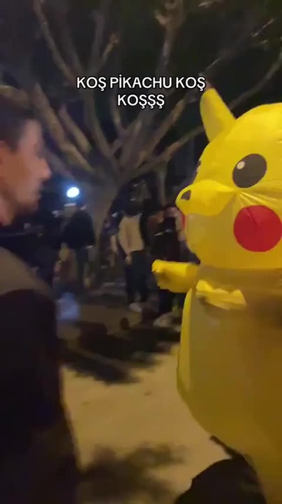 Pikachu vs police meme - Meme by trivinzelda :) Memedroid