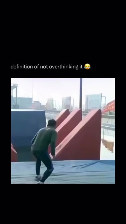 the obstacle course struggles with this guy - Meme subido por SmugAnn ...