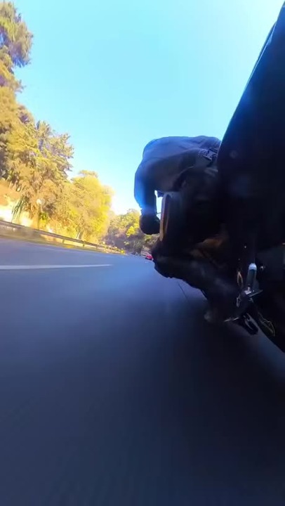 Damn that's a great camera angle - Meme by PERIXZ :) Memedroid