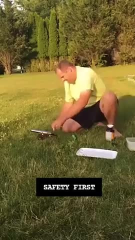 Safety first - Meme subido por fatigator :) Memedroid