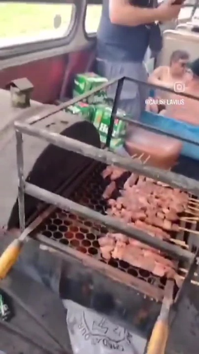 Churrasco na Lage? A moda mesmo é Churrasco no Buzão - Meme by Matuto_o ...