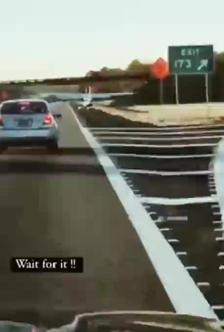 cuando te meas a mitad de viaje y tienes que parar - Meme subido por M ...