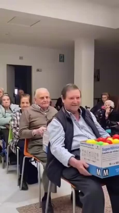 old people having fun - Meme by PERIXZ :) Memedroid