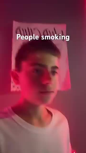 Gente fumando be like: - Meme subido por NATHAN_0765. :) Memedroid