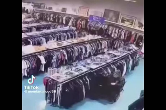 Clean up in aisle 5. And 6. And 7 - Meme by Cliffy_99 :) Memedroid